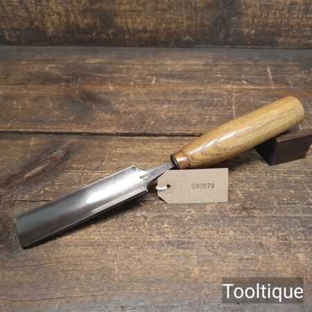 Vintage 1 1/8” Thomas Ibbotson Gouge Chisel – Fully Refurbished | Tooltique