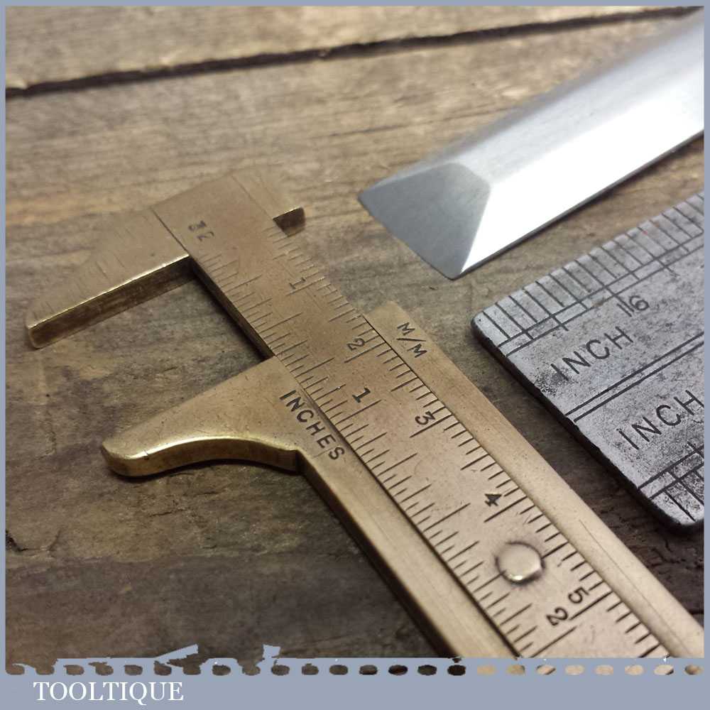 Vintage 5/8” Wide Forged Steel Bevel Edge Chisel By J Howarth | Tooltique