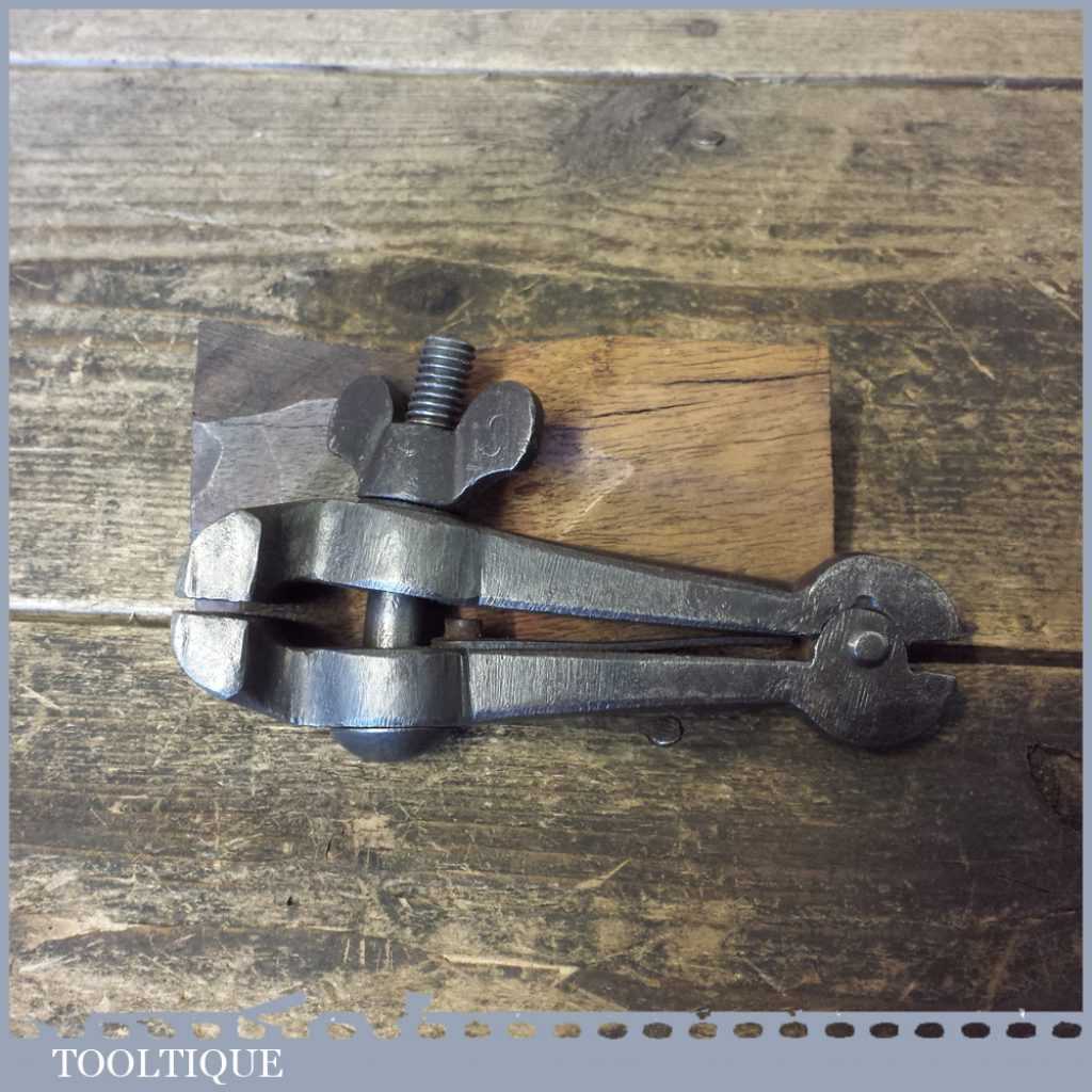 Vintage Spring Loaded Cast Steel Hand Vice – Good Condition | Tooltique