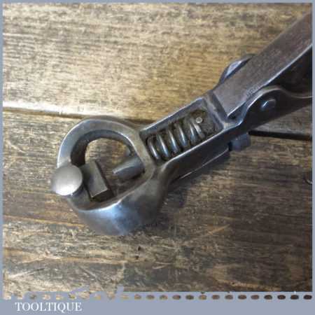 Vintage Morrill’s Pattern Carpenter’s Saw Set – Good Condition | Tooltique