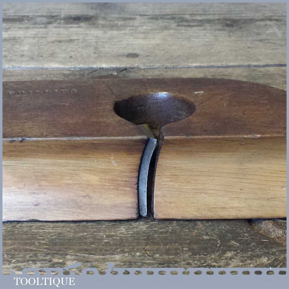 Antique Carpenter’s Beechwood Rounding Plane – Good Condition | Tooltique