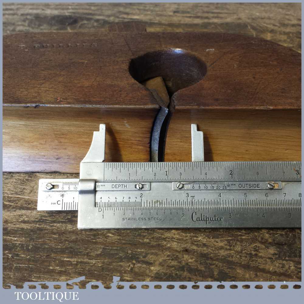 Antique Carpenter’s Beechwood Rounding Plane – Good Condition | Tooltique