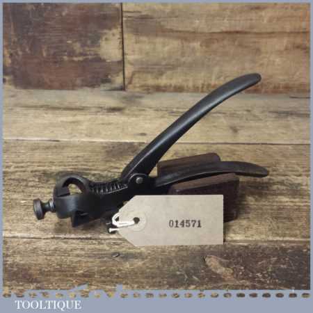 Vintage Morrill’s Pattern Carpenter’s Saw Set – Good Condition | Tooltique