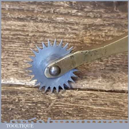 Vintage British Manufactured Stitch Pricking Wheel – Good Condition ...