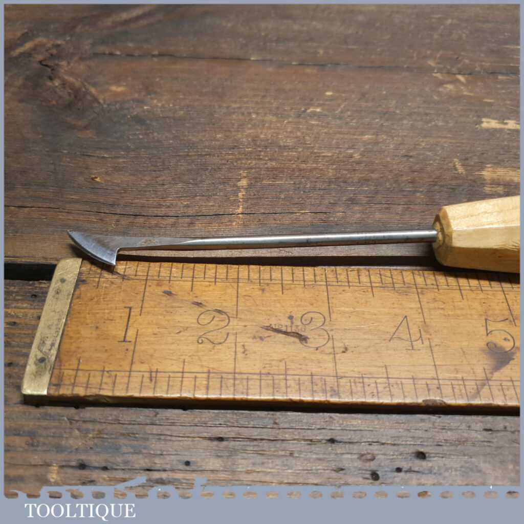 Vintage Wood Carving Hooked Skew Chisel – Fully Refurbished | Tooltique