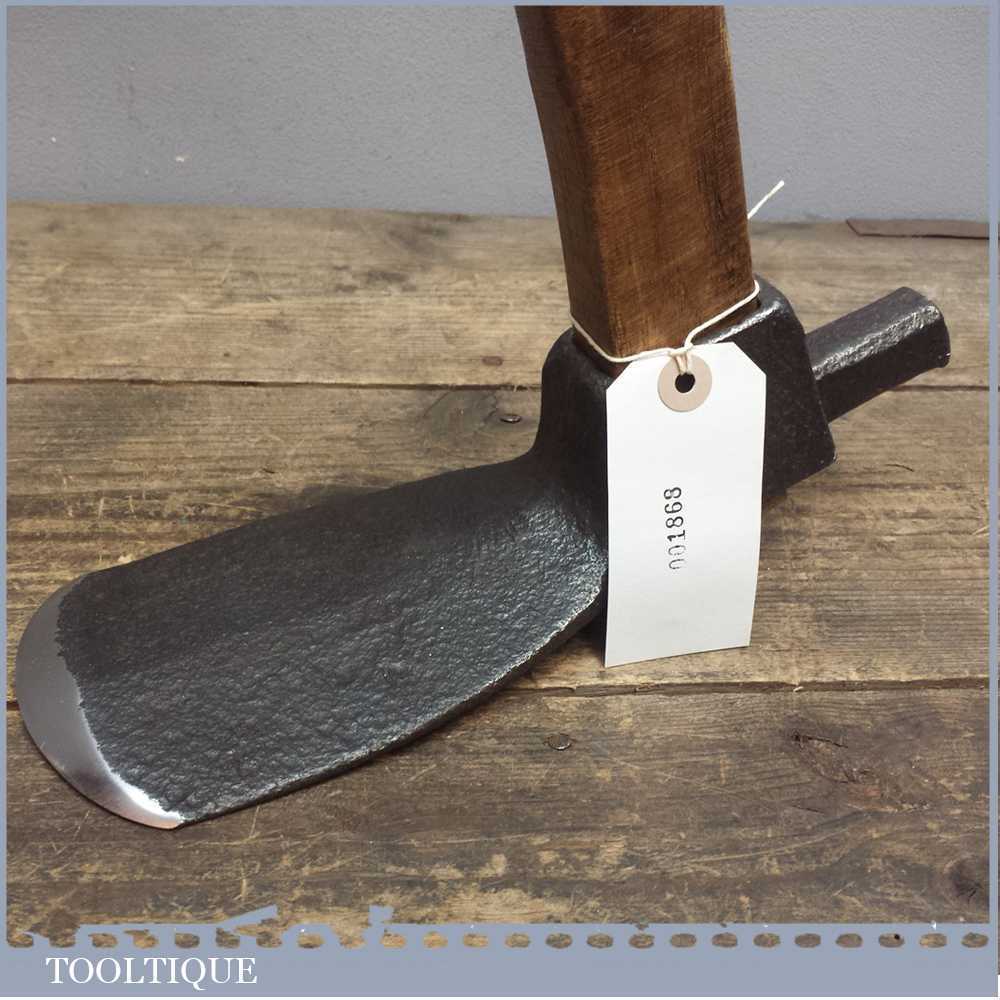 Vintage Hand Adze With Rounded Head – Good Full Length Handle | Tooltique
