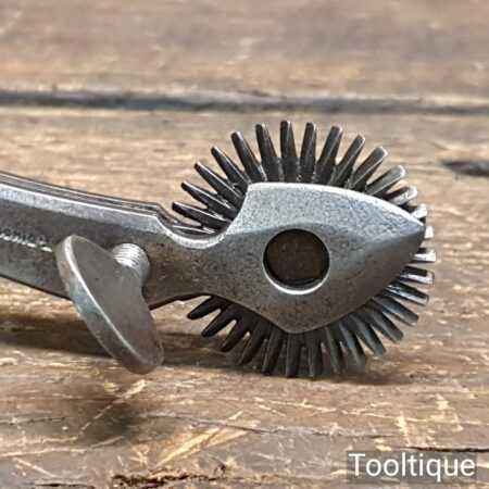 Vintage T. Dixon & Sons Beechwood Handled Stitch Pricking Wheel – Good ...