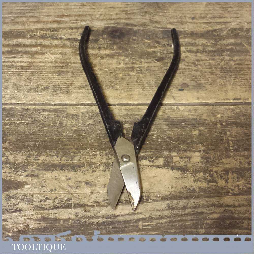 Small Pair Of Engineering Tin Snips / Shears Measuring 7” Long | Tooltique