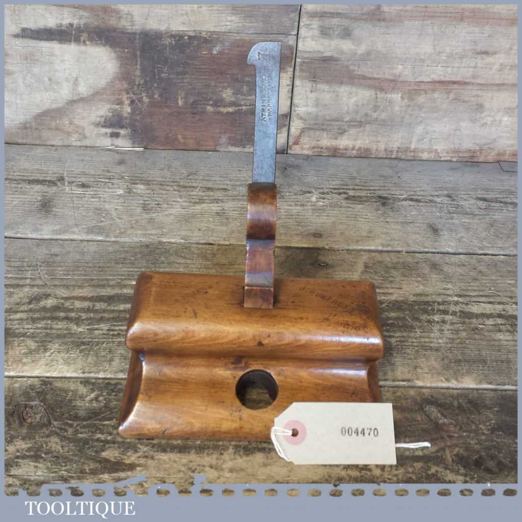 Antique Old Woman’s Tooth Hand Router Plane In Good Condition | Tooltique