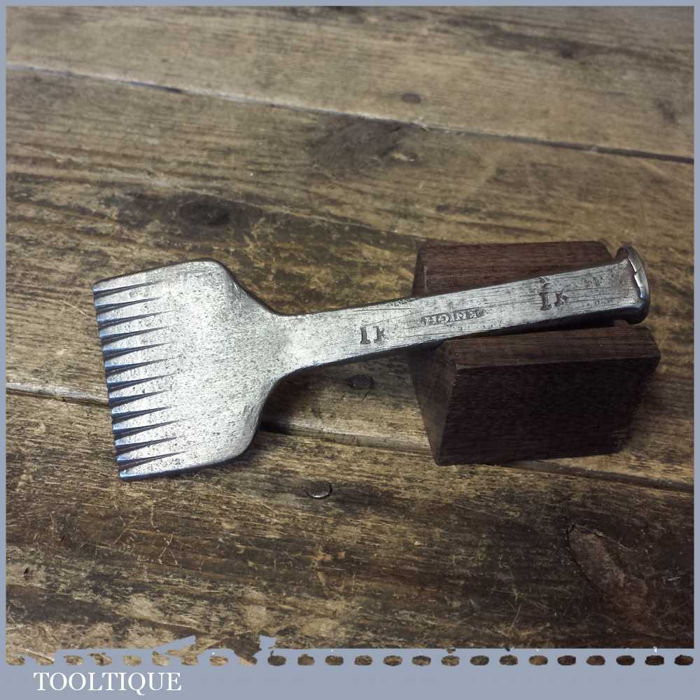 Vintage Knight Leatherworking Pinking Iron Punch – Good Condition ...