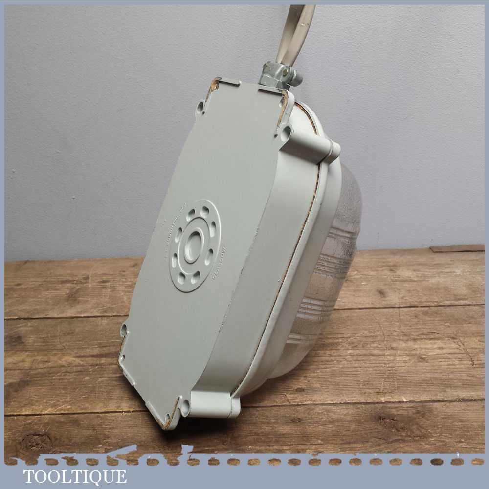 Vintage Coughtrie Bulkhead Industrial SP6 lights – Retro Look6 | Tooltique