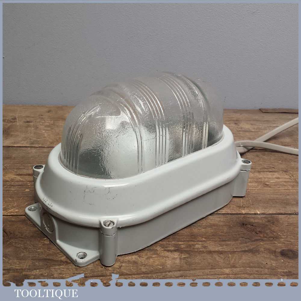 Vintage Coughtrie Bulkhead Industrial SP6 lights – Retro Look7 | Tooltique