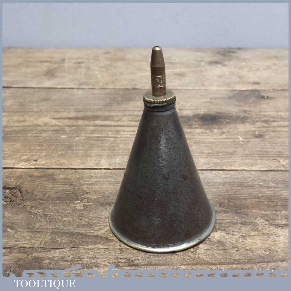 Vintage Moore and Wright Engineering Conical Oil Can | Tooltique