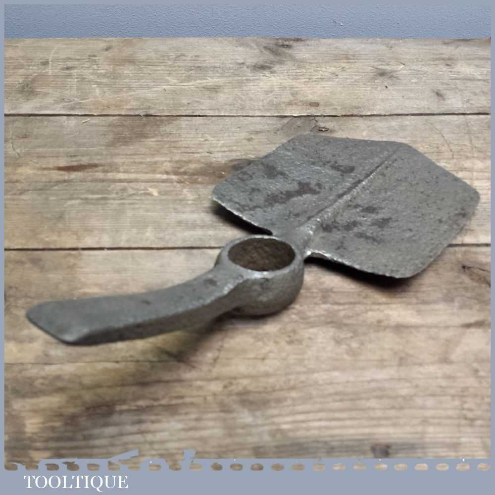 WW1 Entrenching Tool – Trench Digging Pick Axe Spade Head2 | Tooltique